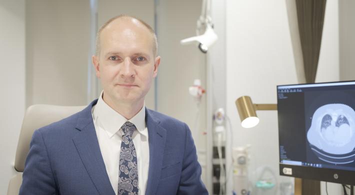 Who are the best specialists at The Royal Marsden Private Care for lung ...